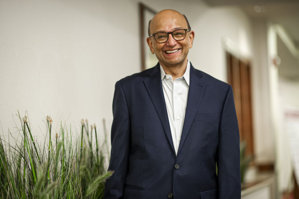 This doctor removes barriers to increase colon cancer screenings ...