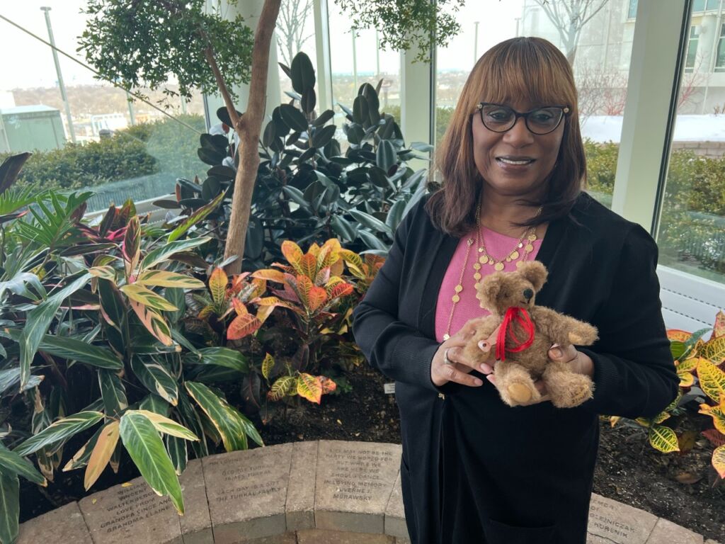 Patient who battled breast cancer, heart failure shares message of ...